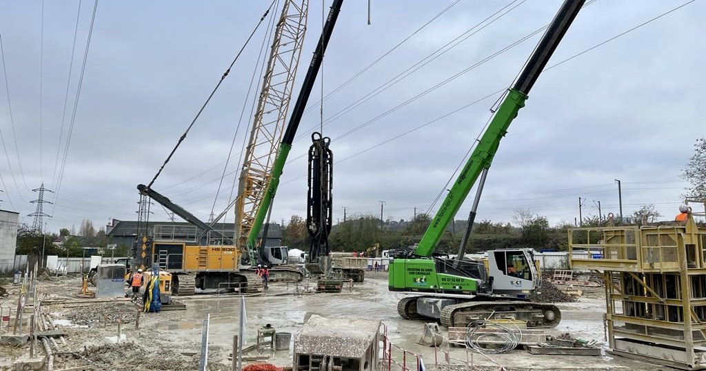 Pose de la première pierre du bassin de rétention du ru Saint-Baudile ...